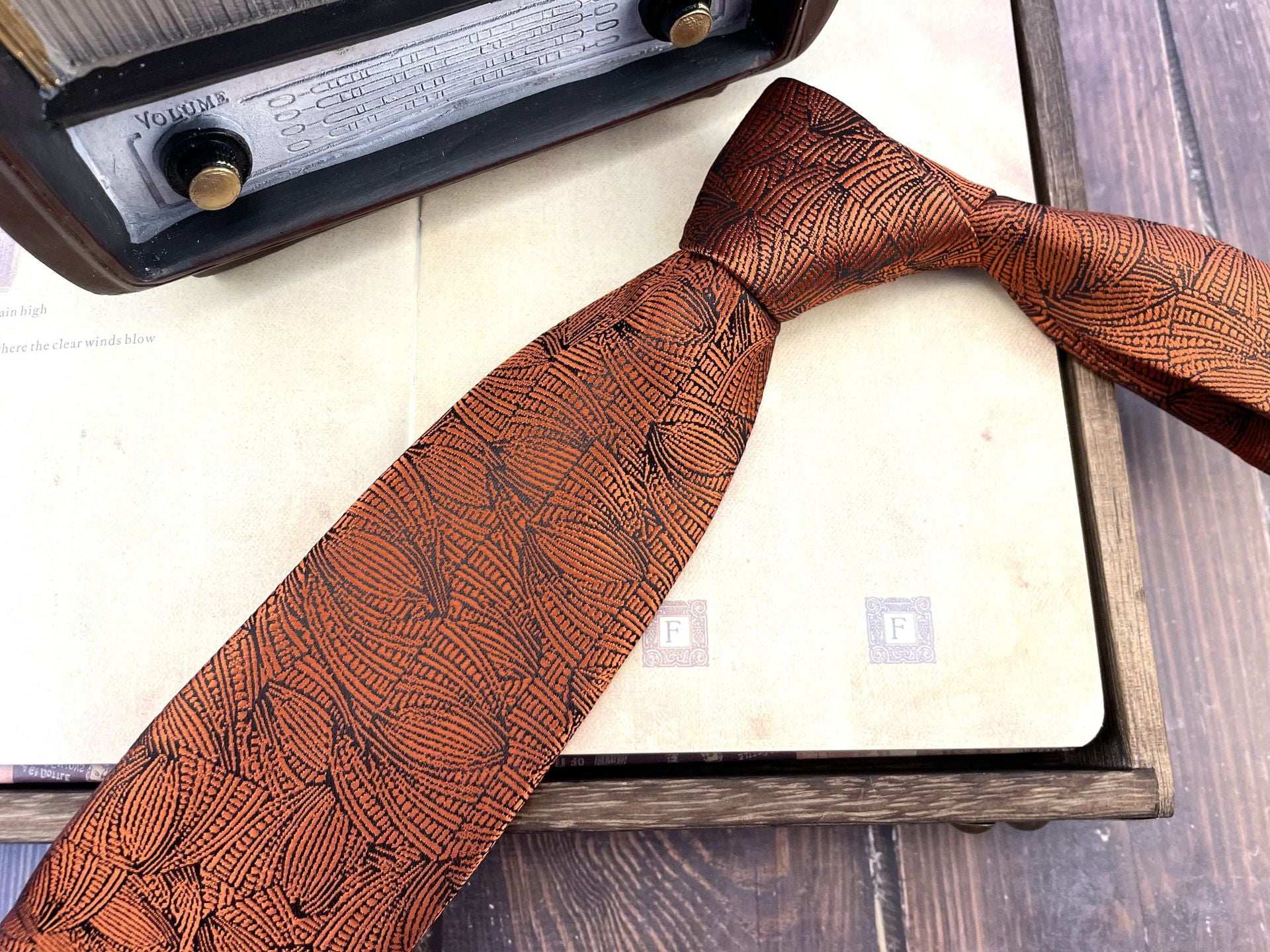 Casual British Style Leaves Printed Ties For Men 8CM Polyester Brown ...