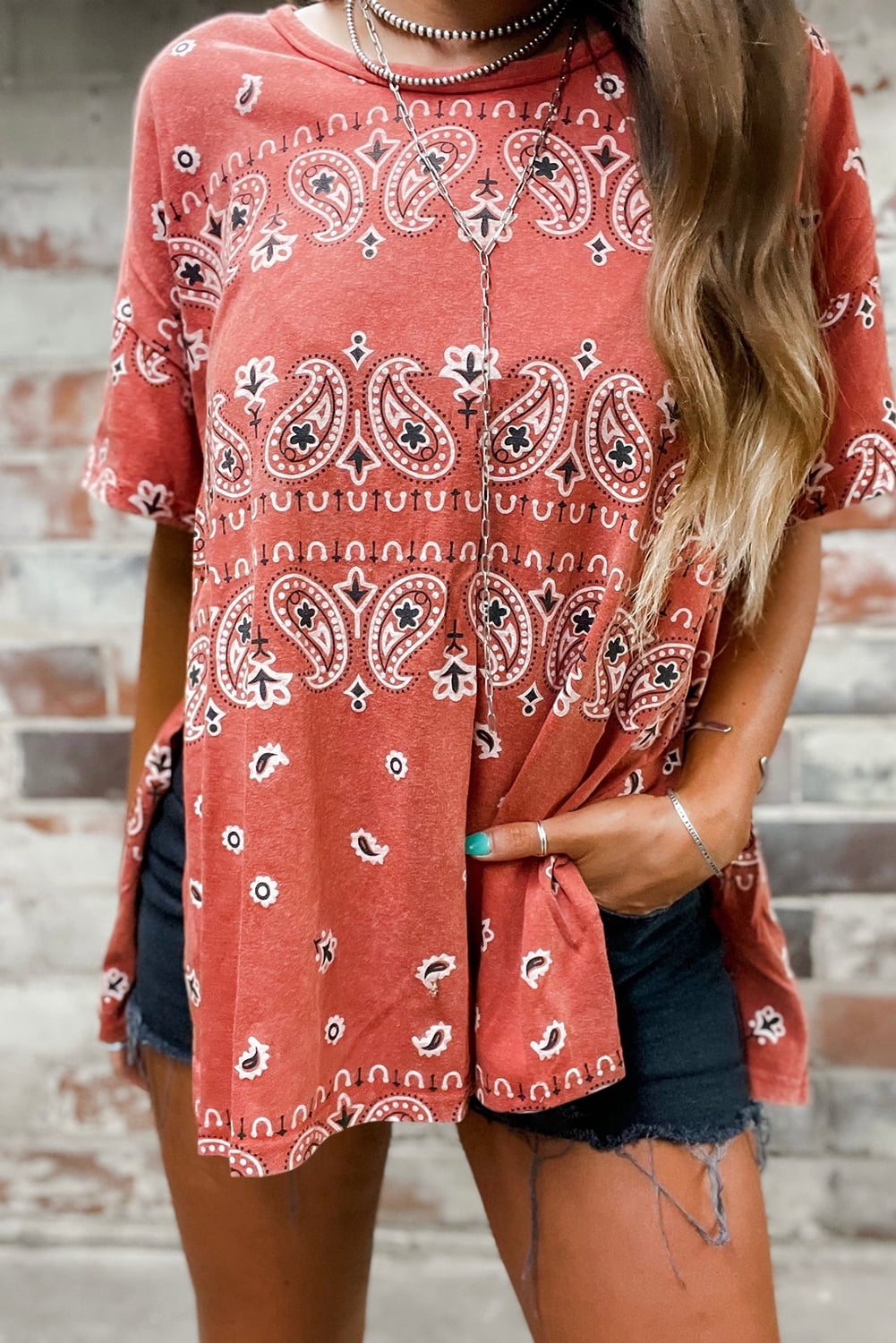 Casuashion Vibrant Paisley Print Crew Neck Tee - Side Slits for ...