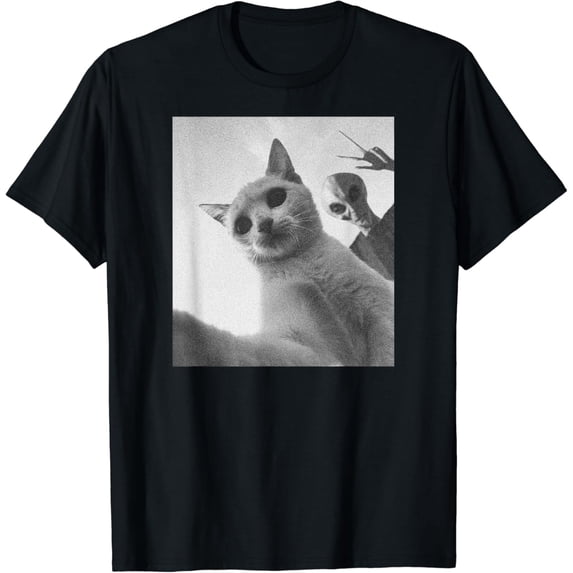 Cat Alien UFO Selfie With Peace Love Sign Funny T-shirt - Walmart.com