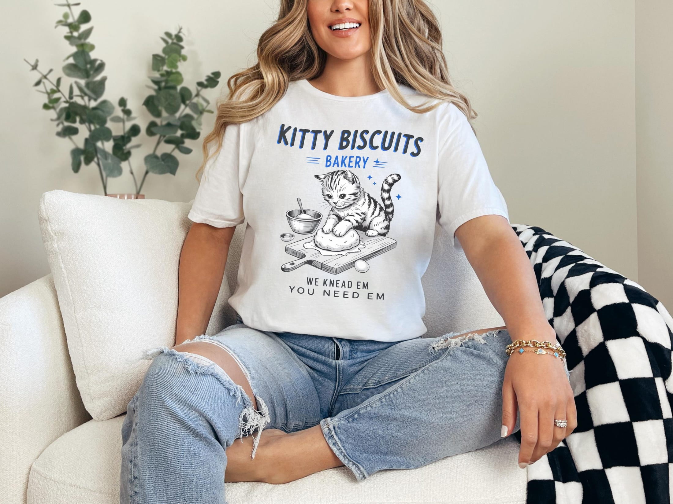 Cat Biscuit Maker T-Shirt – Funny Kneading Kitty Lover Tee, Purring Cat ...