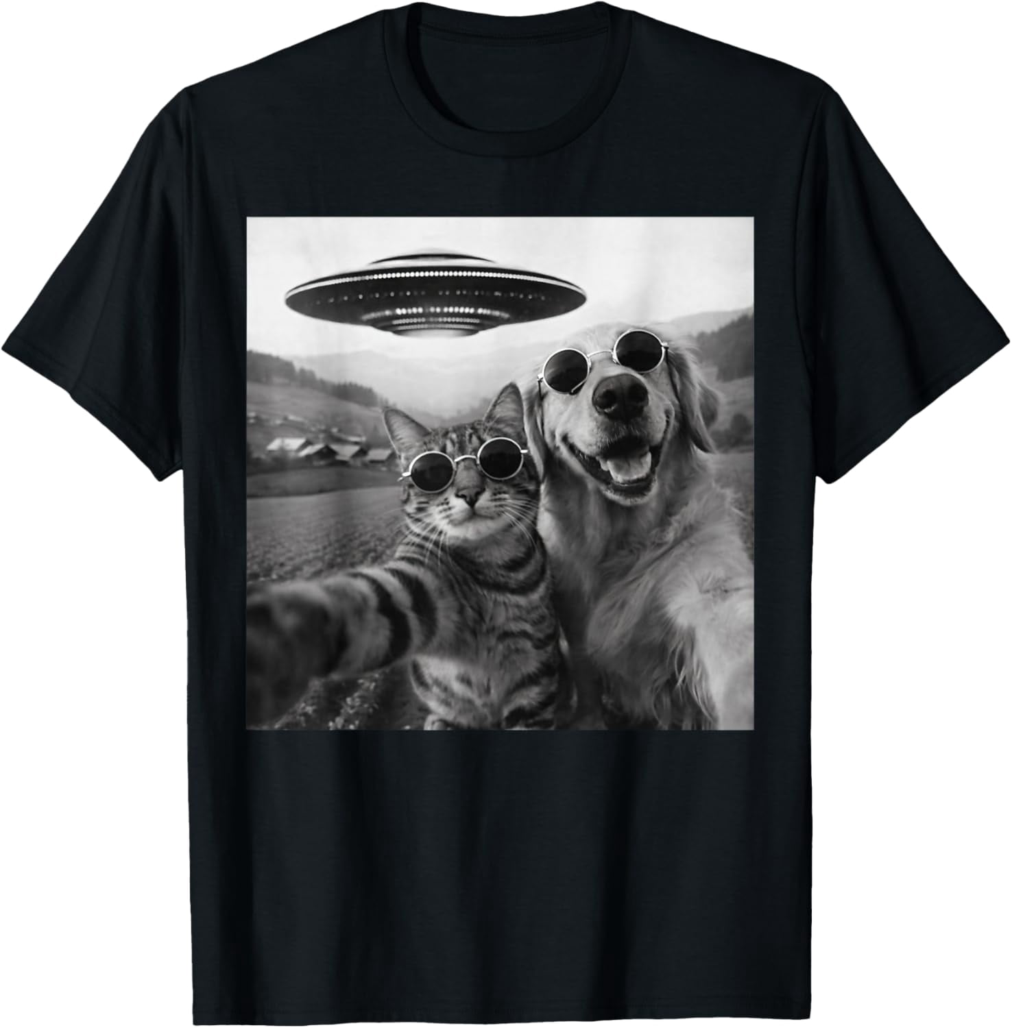 Cat and Dog Selfie with Alien UFO Funny for Men Women Kids T-Shirt ...