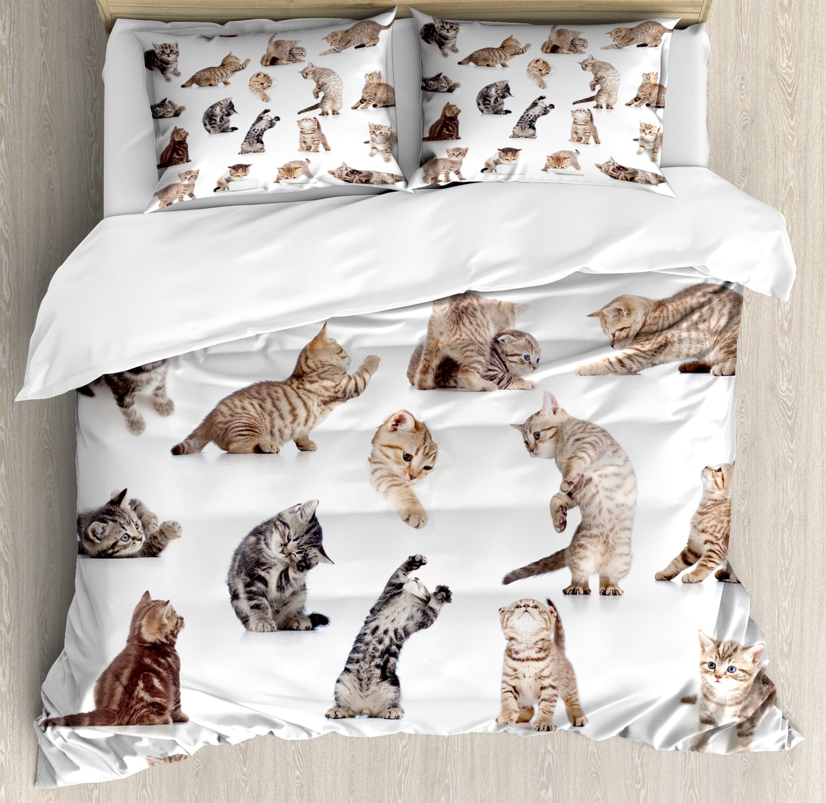Cat Duvet Cover Set, Illustration of Funny Playful Cats on Plain ...