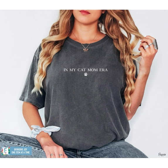 Cat Mom Shirt Paw Print Shirt New Cat Mom T-shirt Cat Lover Cat Mom ...