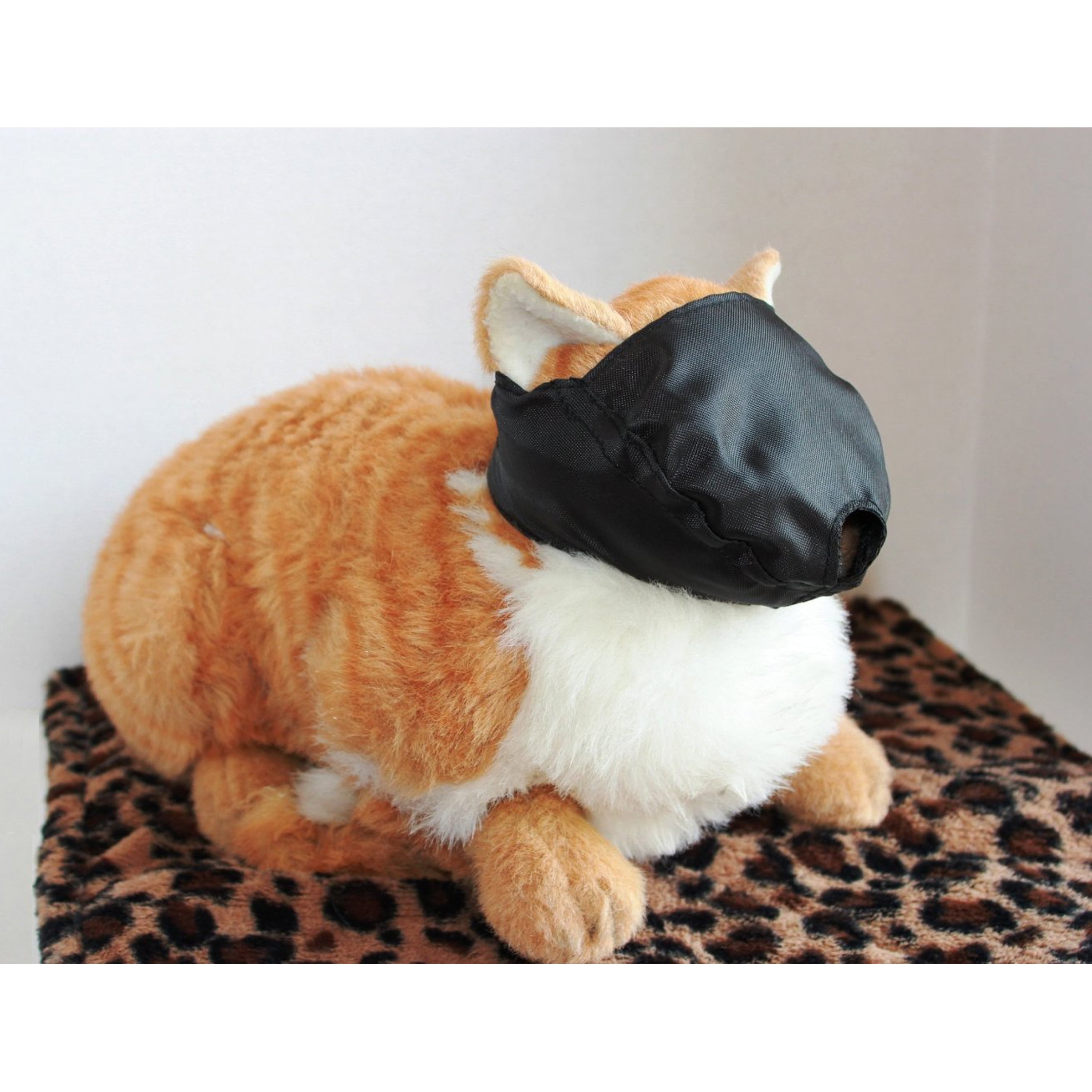 Downtown Pet Supply Medium Cat Muzzle Fits Cats 6-12 lbs Black ...