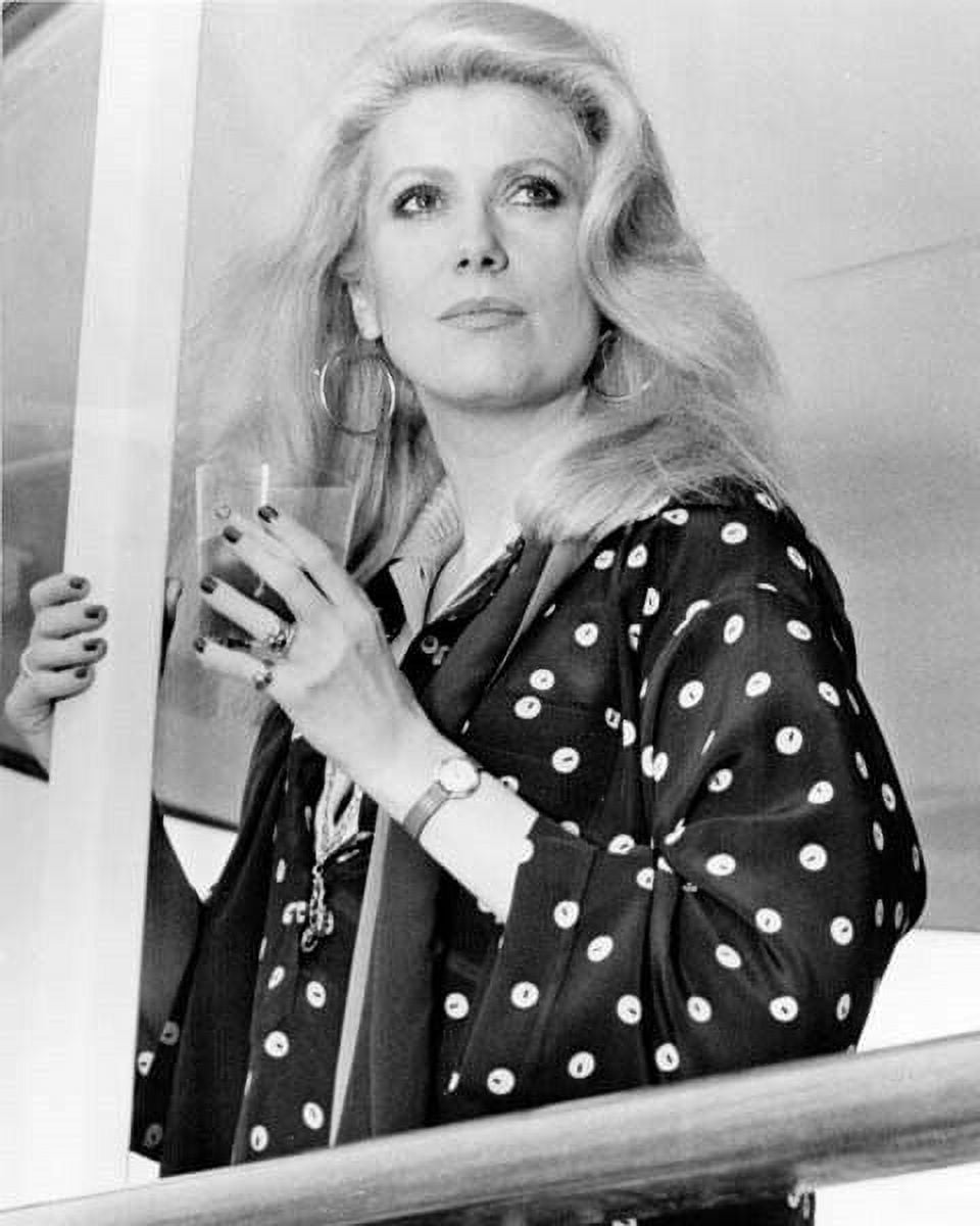 Catherine Deneuve in polka dot dress holding drink 1975 Hustle 24x36 ...