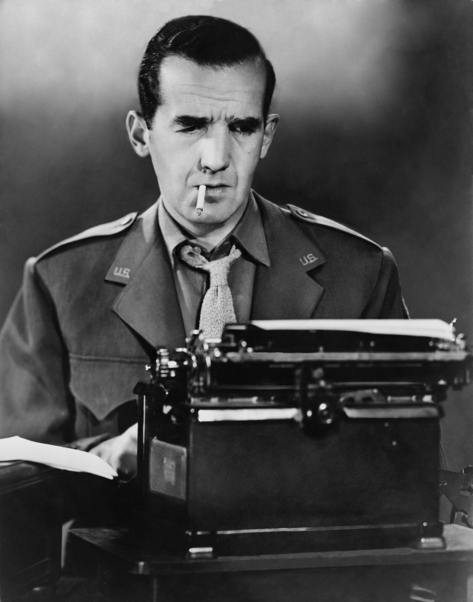 Cbs News Correspondent Edward R. Murrow At His Typewriter In Wartime ...