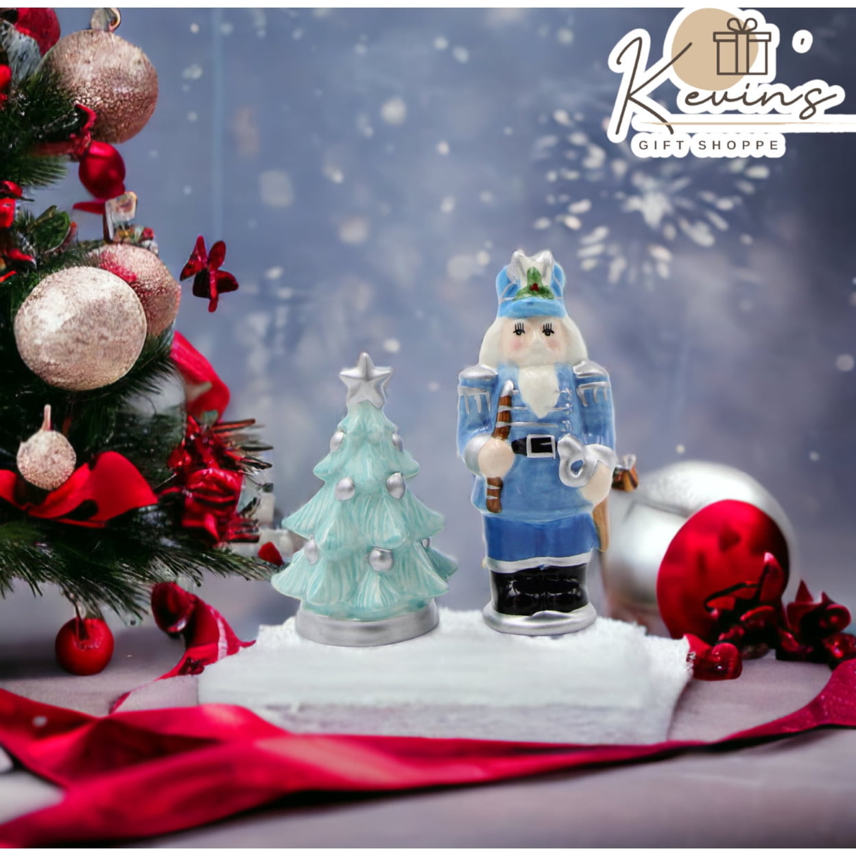 Ceramic Blue Nutcracker Christmas Tree Salt and Pepper Shakers ...