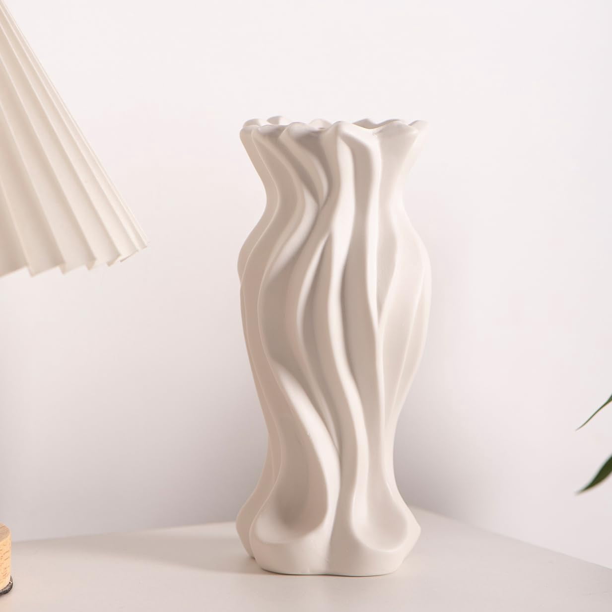 Ceramic Flowers Vase Home Decor Table Centerpiece, White Modern Vase ...