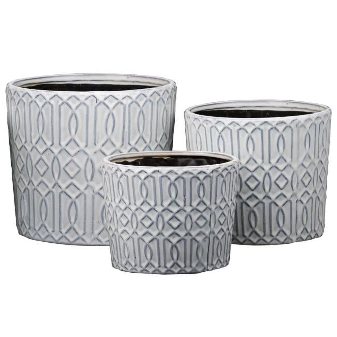 Ceramic Round Pot with Embossed Overlocking Design Body & Black Inner ...