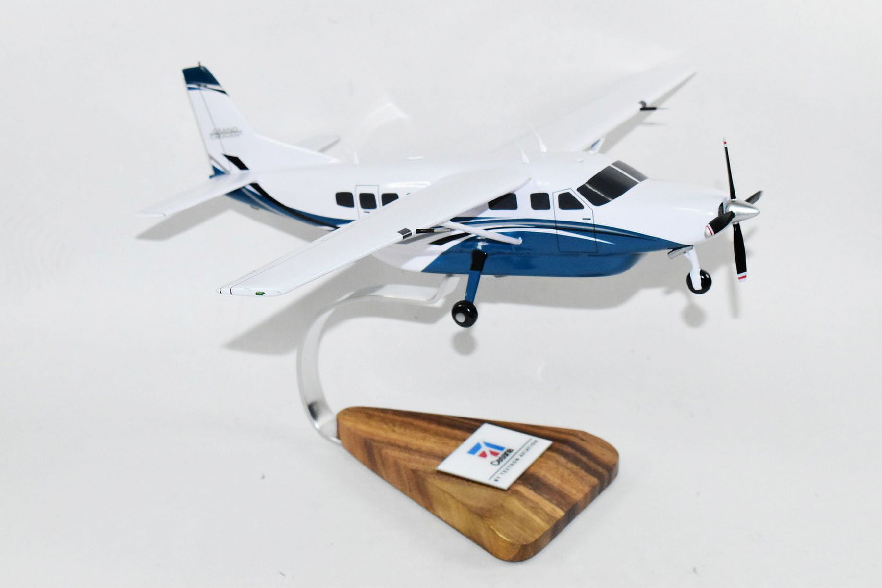 Cessna® Grand Caravan EX, 18in Mahogany Scale Model - Walmart.com