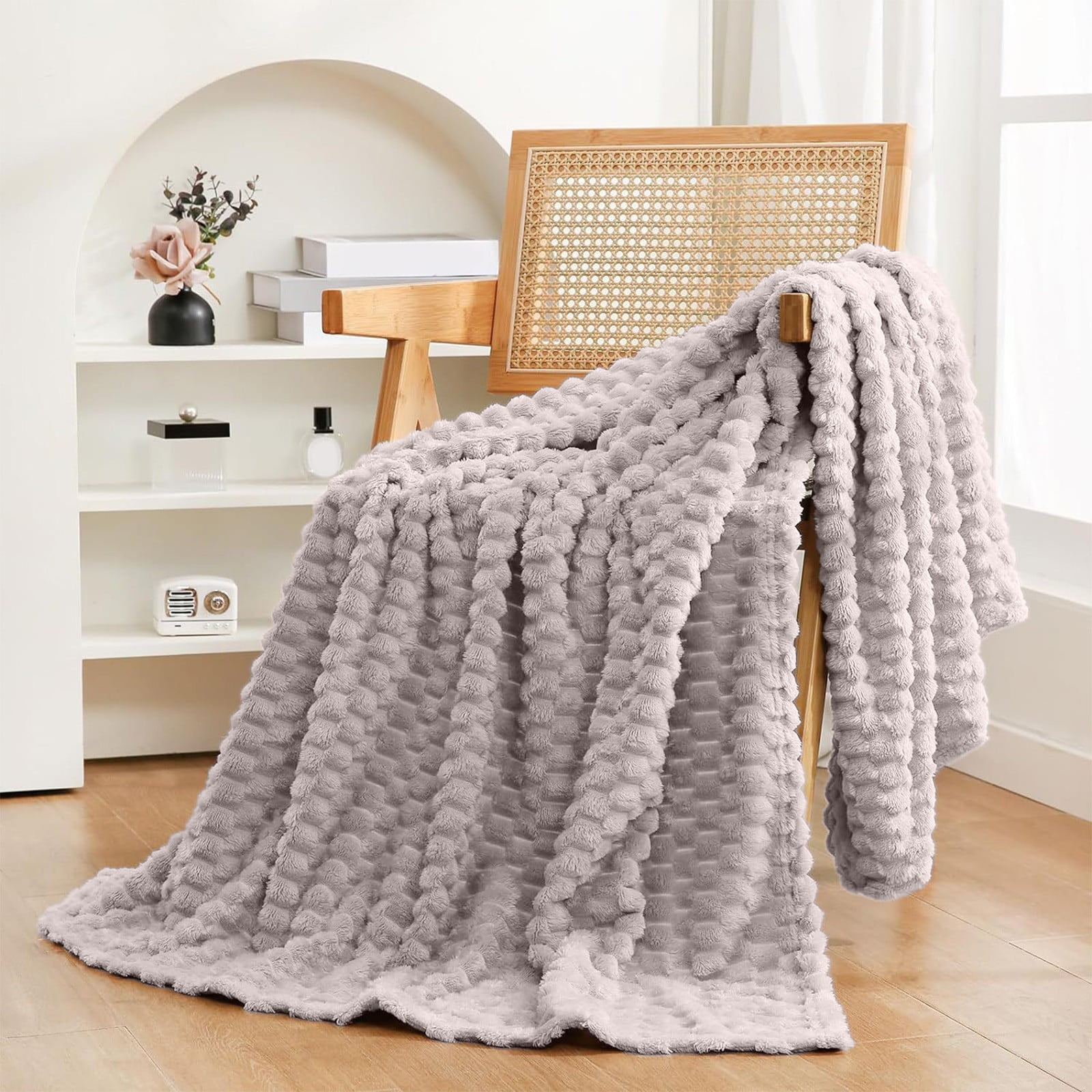 Charcoal Gray Luxury Fleece Throw 150x100cm Reversible Design Compact ...