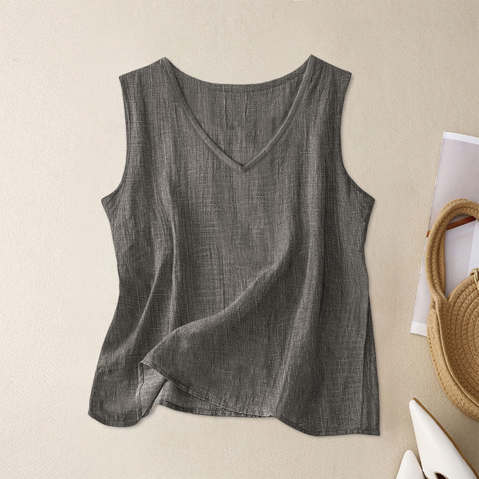 CheerKidz Women's Solid Color Sleeveless Casual Tank Top for Layering ...