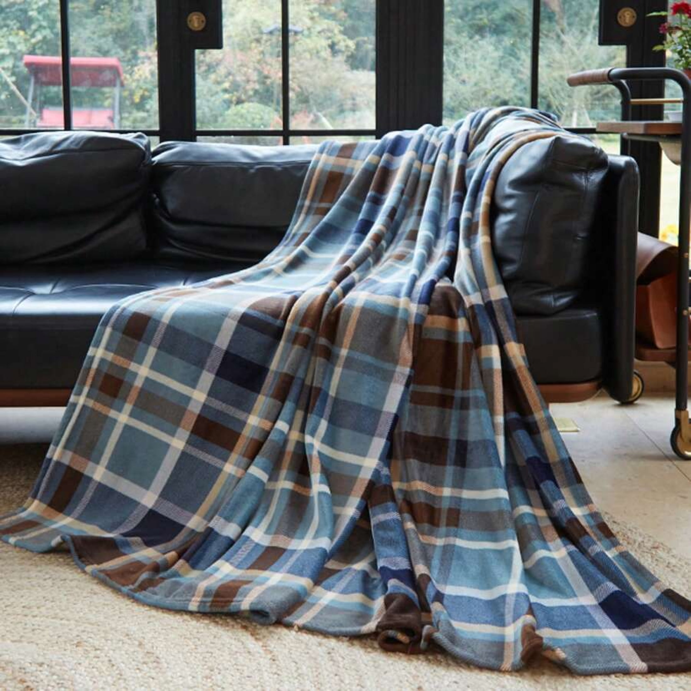 Cheetah Print Ultra-Plush Throw Blanket – Colorful Animal Pattern, for ...