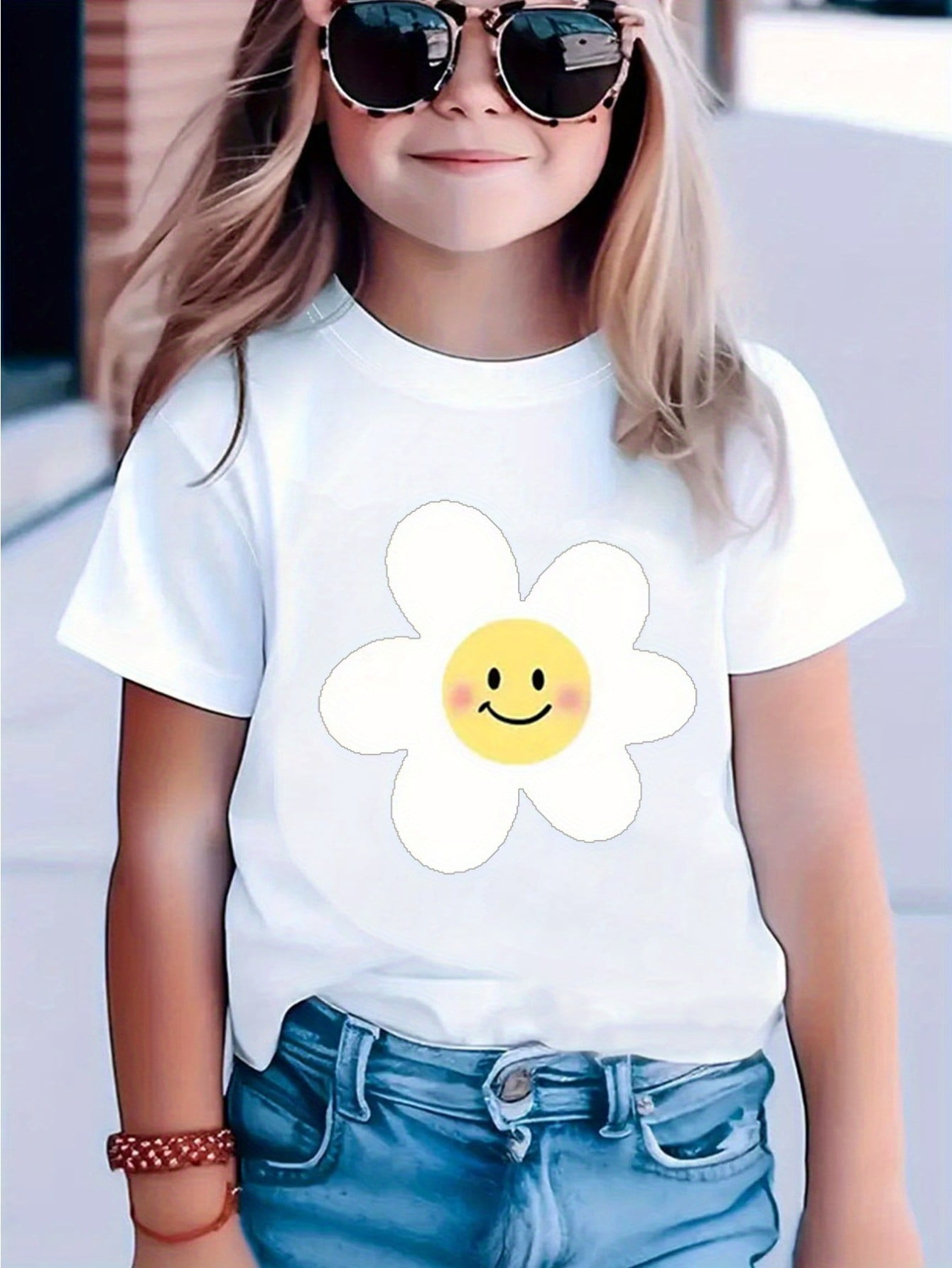 Chic Floral Print T-Shirt for Girls - Vibrant Daisy Design with ...