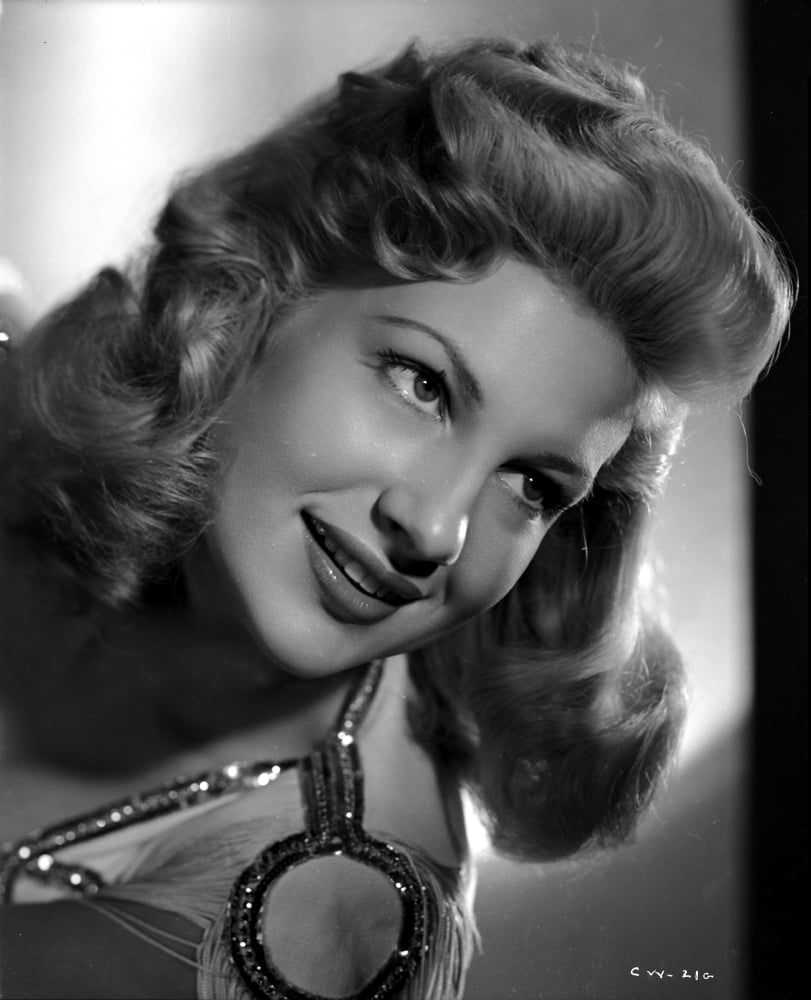 Chilli Williams Close up Portrait of Lady smiling in Dress Photo Print (24 x 30) - Walmart.com