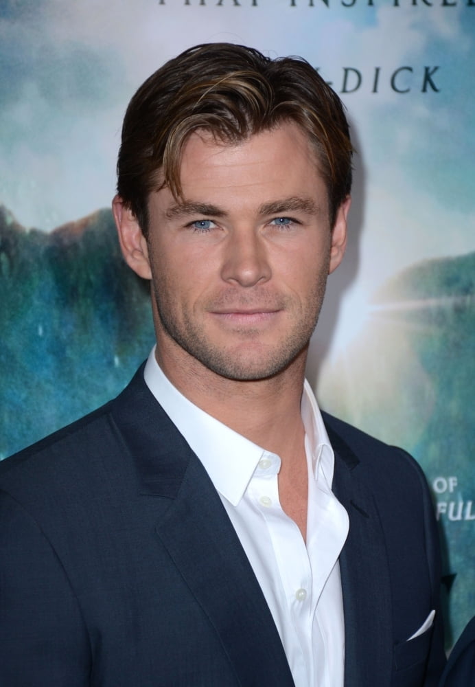 Chris Hemsworth At Arrivals For In The Heart Of The Sea Premiere Jazz ...