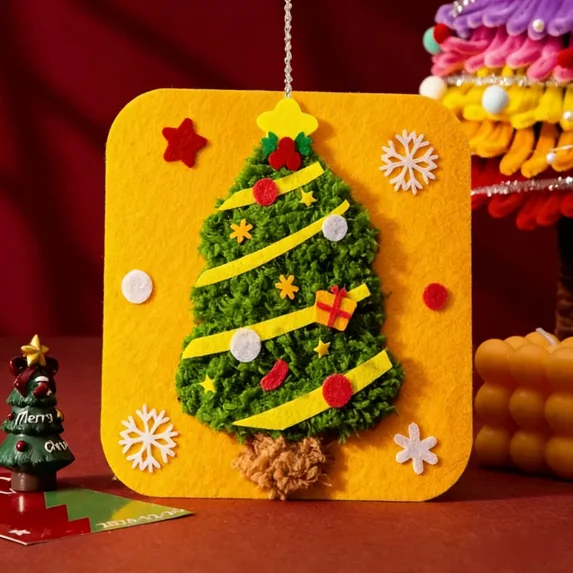 Christmas DIY Felt Craft Kit - Skill-Building Sewing Activity, Non ...