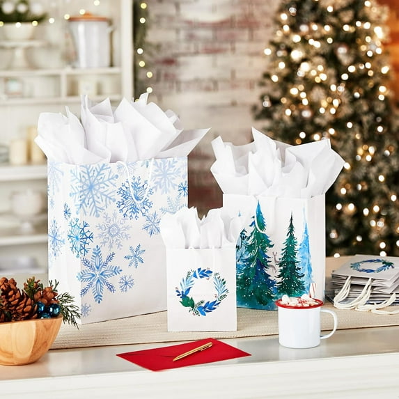Christmas Gift Bags - White with Wreaths, Snowflakes and Trees (8 ...