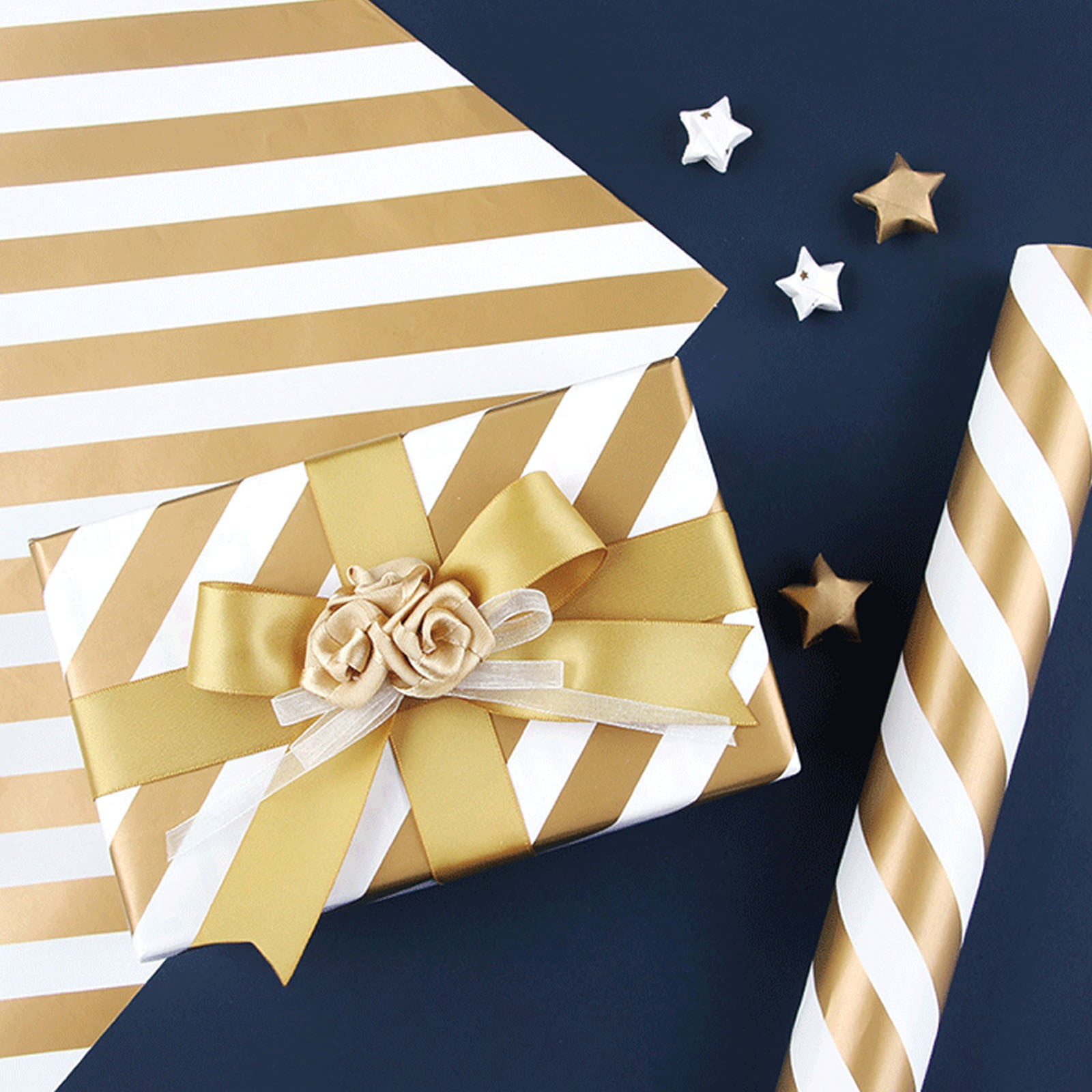 Christmas Gift Gold And White Wrapping Paper Valentine's Day Birthday ...