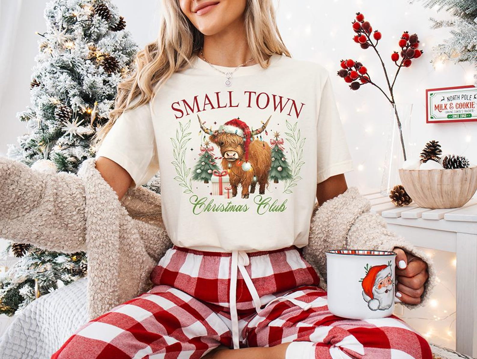 Christmas Highland Cow T-shirt, Small Town Holiday Tee, Farmer ...