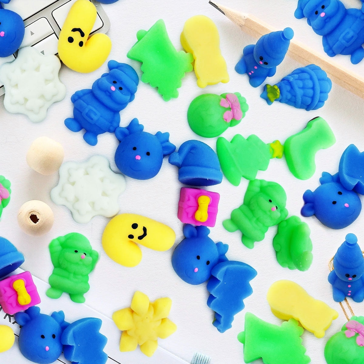 Christmas Mochi Squishy Toys, Mini Cute Squeeze Toy for Stress Reliever ...