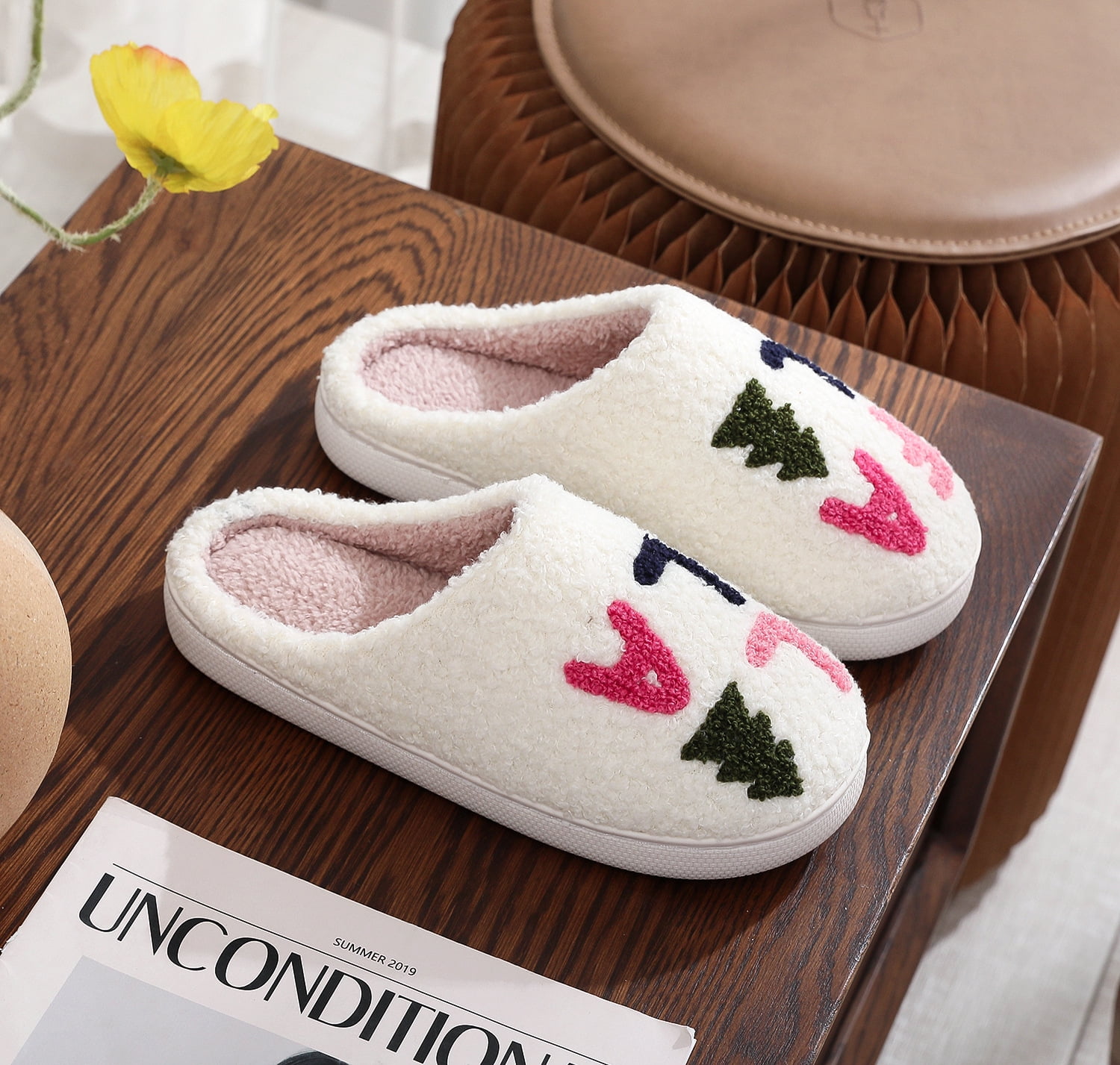 Christmas Slippers For Women Men Women's Cozy House Slippers With a ...