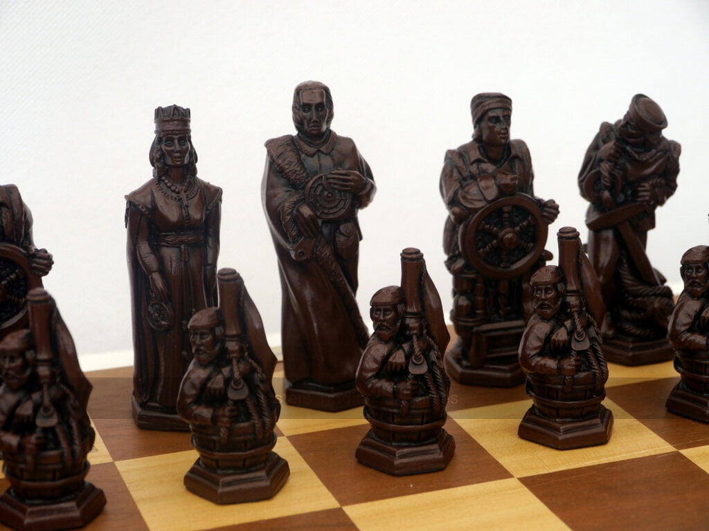 Christopher Columbus Ornamental Chess Set by Berkeley Chess (cream and ...