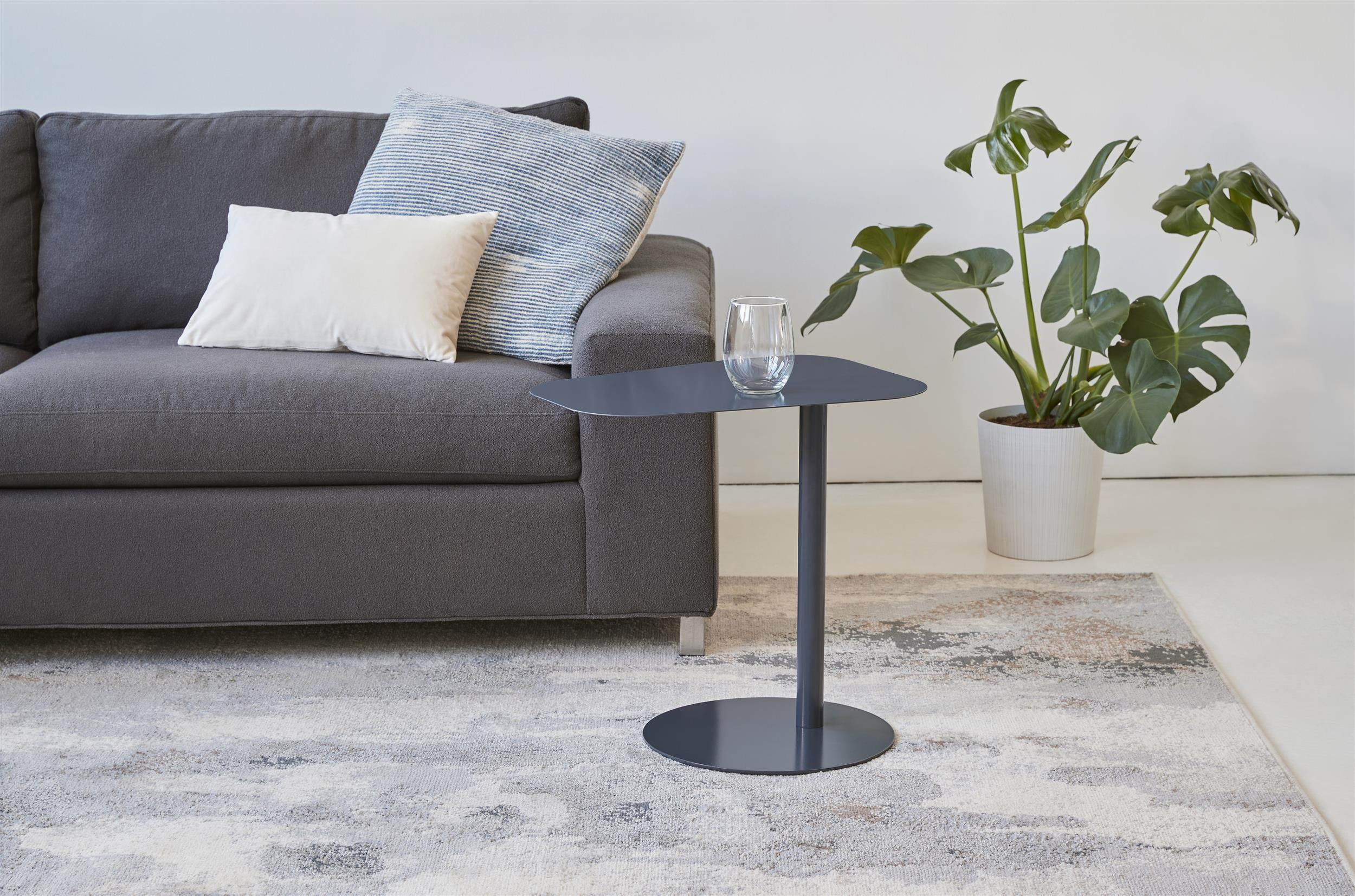 Chroma Modern Metal End Table Space Saving C Shaped Design in Blue ...