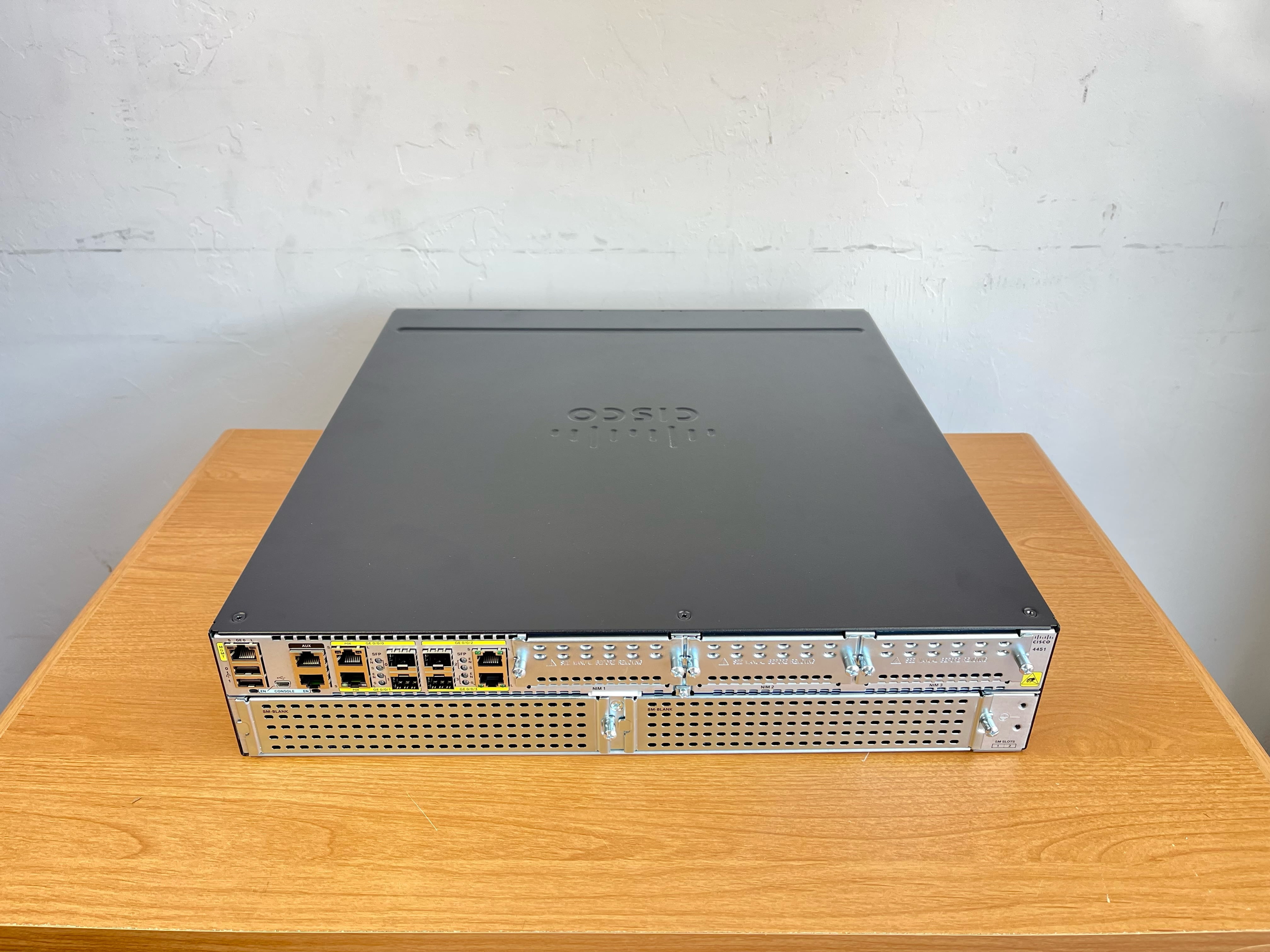 Cisco 4451-X Application Experience - Router - 1GbE - rack-mountable ...