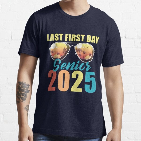 Class of 2025 Retro Last First Day Senior 2025 Gear Essential T-Shirt ...