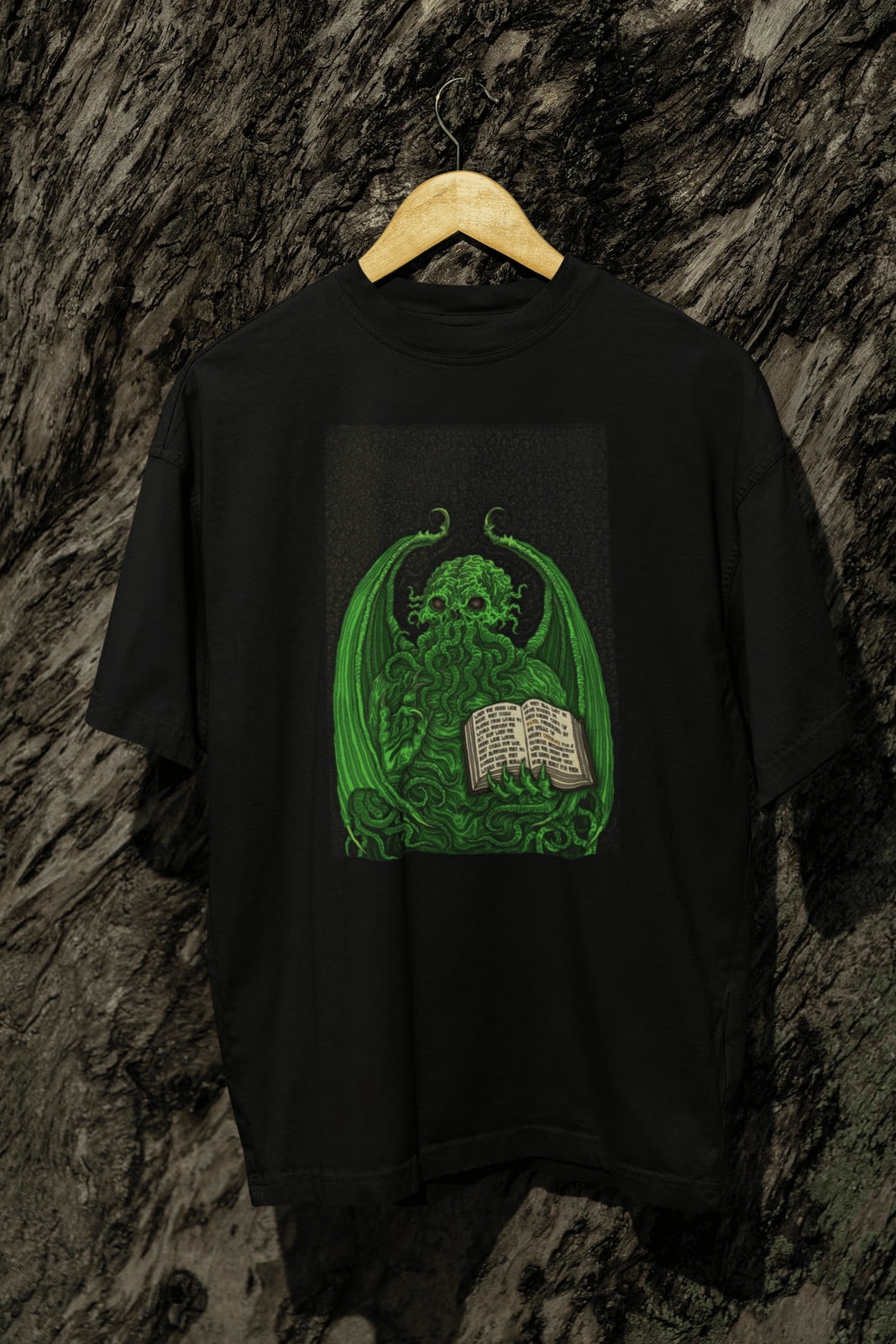 Classic Horror Theme Unisex Softstyle T-Shirt - HP Lovecraft - Cthulhu ...