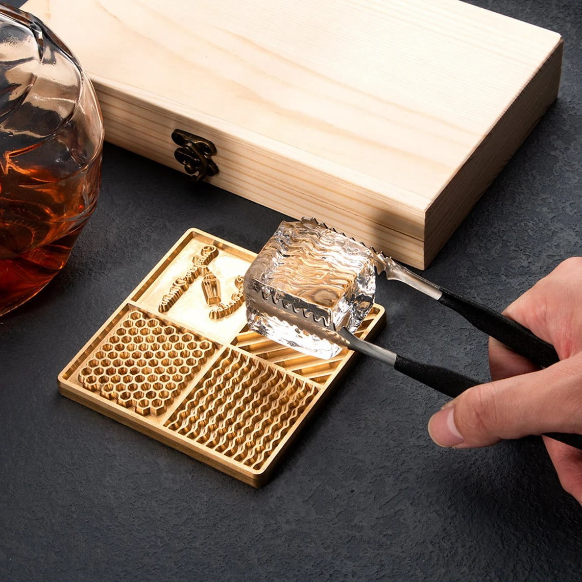 Clear Ice Cube Maker Tray with Copper Press - 5-Second Quick Ice Molds ...