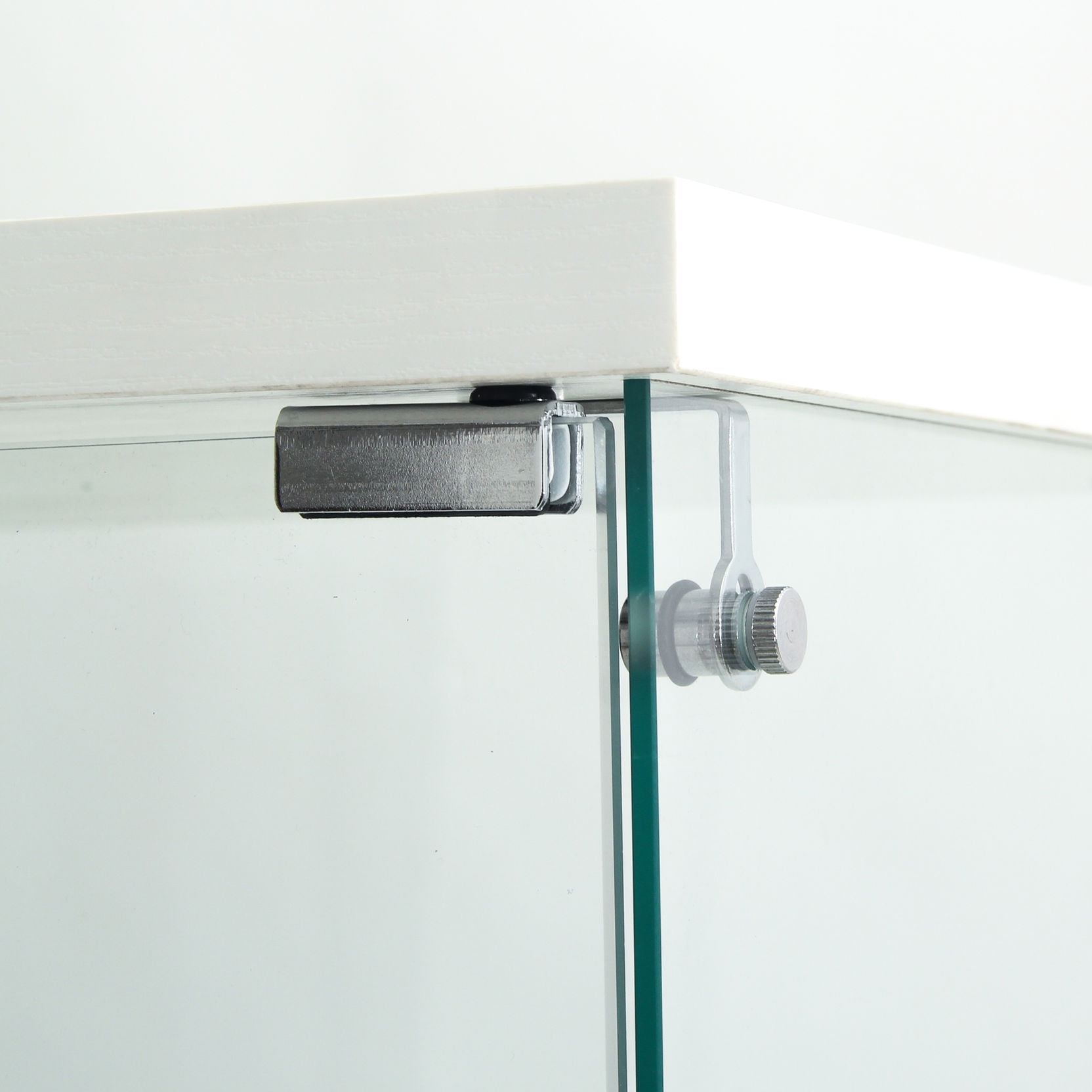 Clear glass doors and shelves | Display items in various indoor ...
