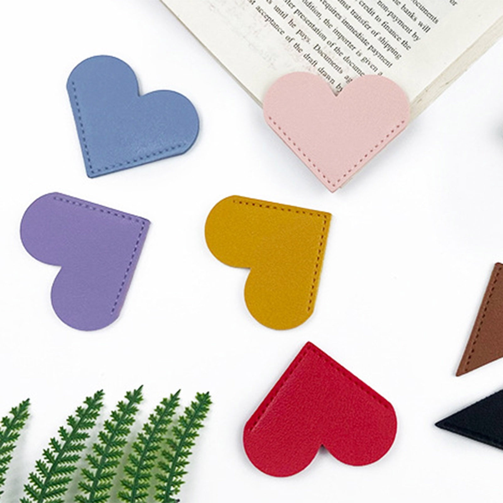 Clinaoy 2Pcs Simple Heart Shape Bookmarks Handmade Artificial Leather ...
