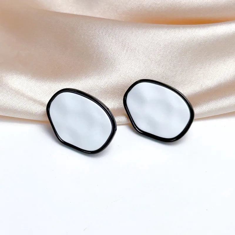 Clip on 1" black and white odd shaped button style earrings - Walmart.com