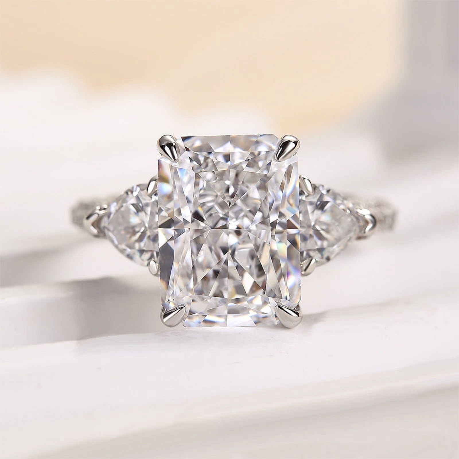 Cloud Jewel 1.6 Ct Round Cut Three Stone Engagement Ring for Women ...