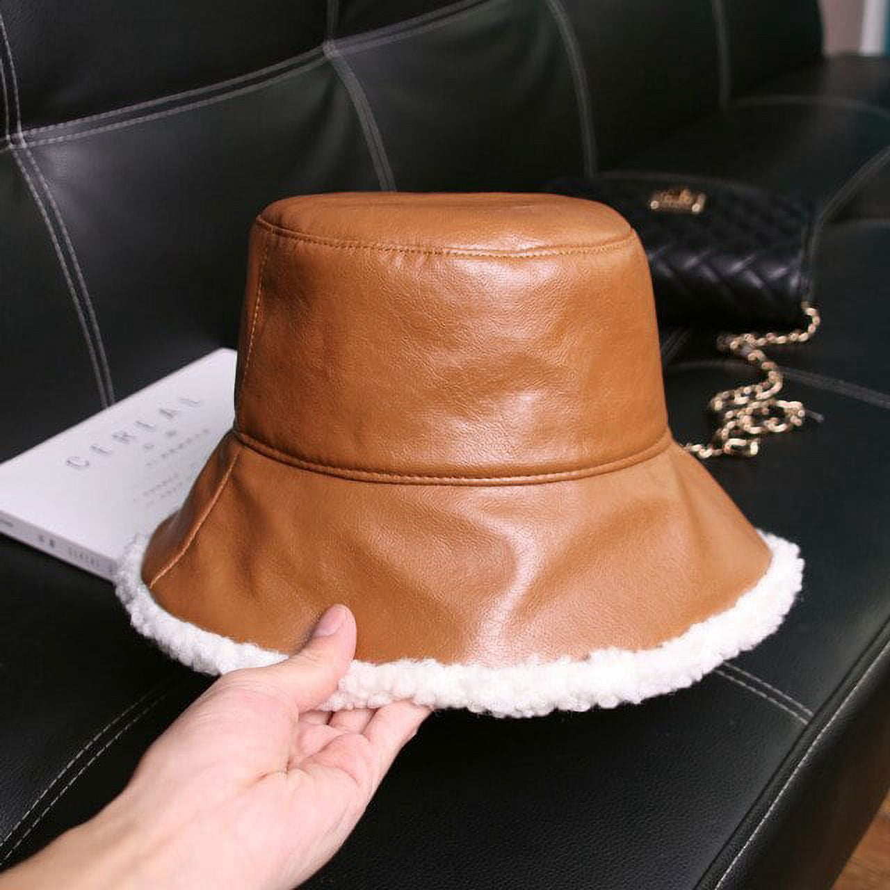 CoCopeanut Topi Wanita Bulu Buatan Tahan Angin Baru 2021 Topi Ember ...