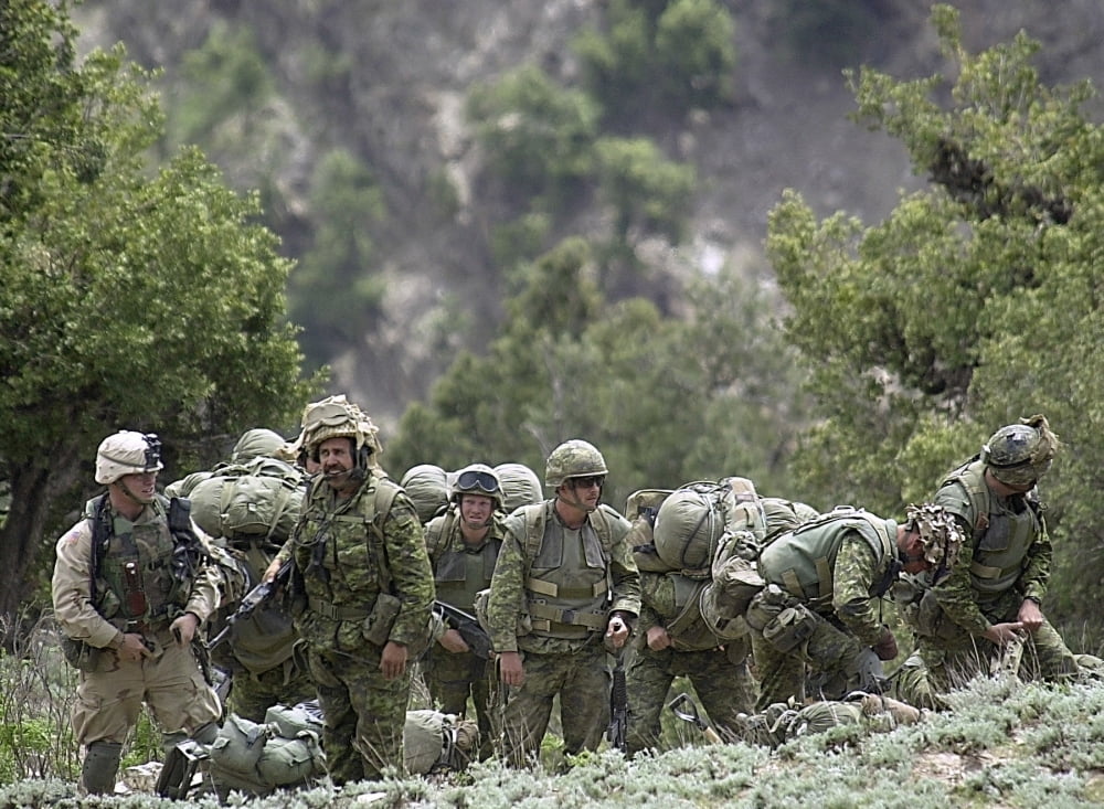 Coalition Soldiers From Us Canada And Afghanistan At A Landing Zone In 7 500-Foot Mountains In ...