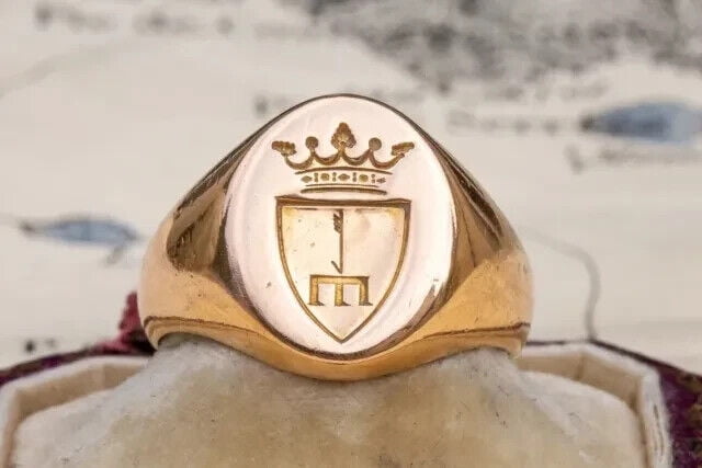 Coat of Arms Chevaliers Heraldry Victorian Signet Ring 14K Yellow Gold ...