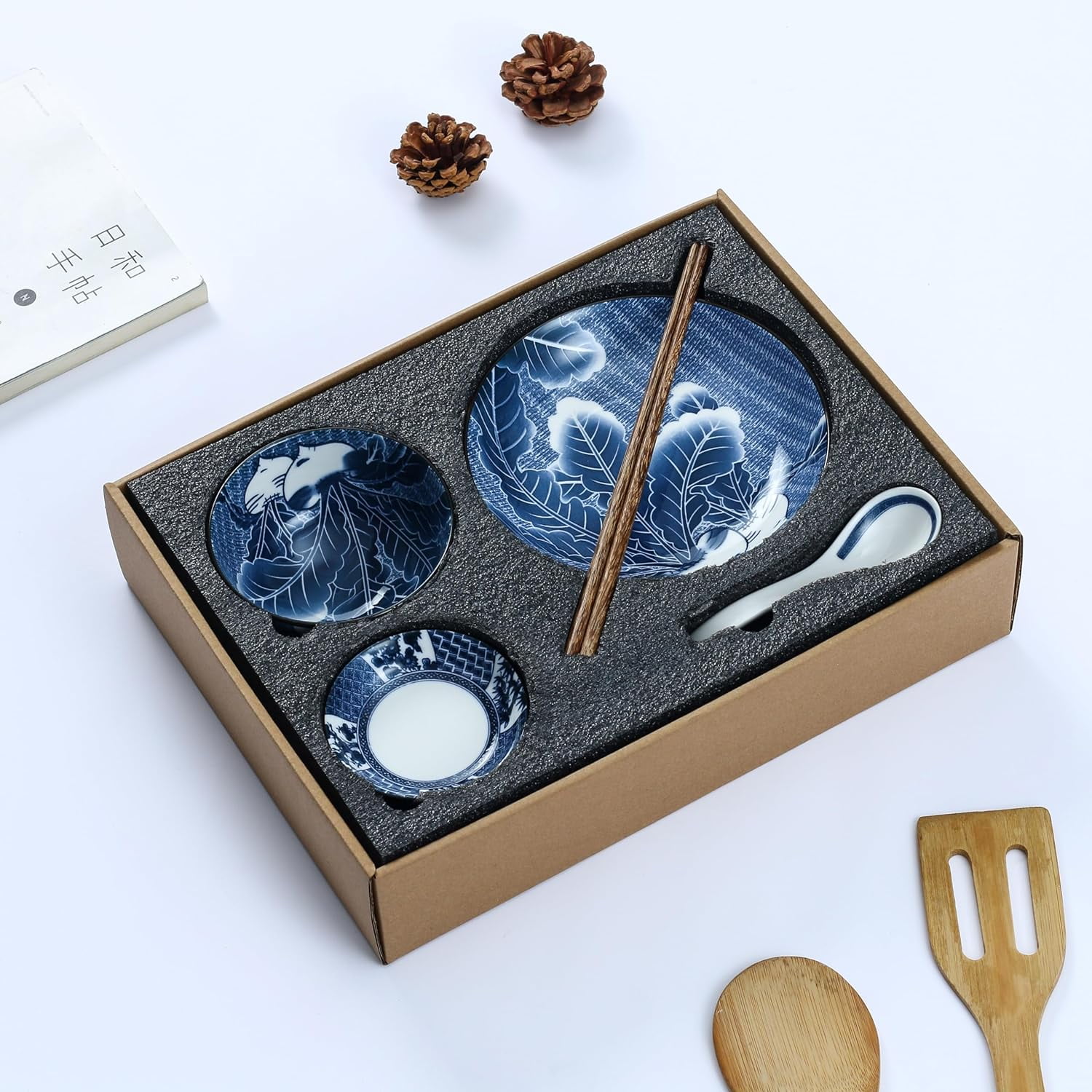 Colorful Blue and White Porcelain Dinnerware Set - Service for 1 ...