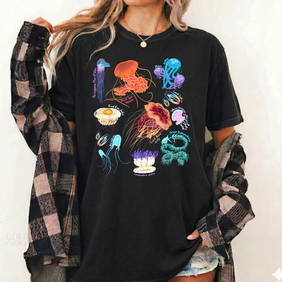 Colorful Marine Biology Jellyfish Graphic Comfort Colors T-Shirt for a ...