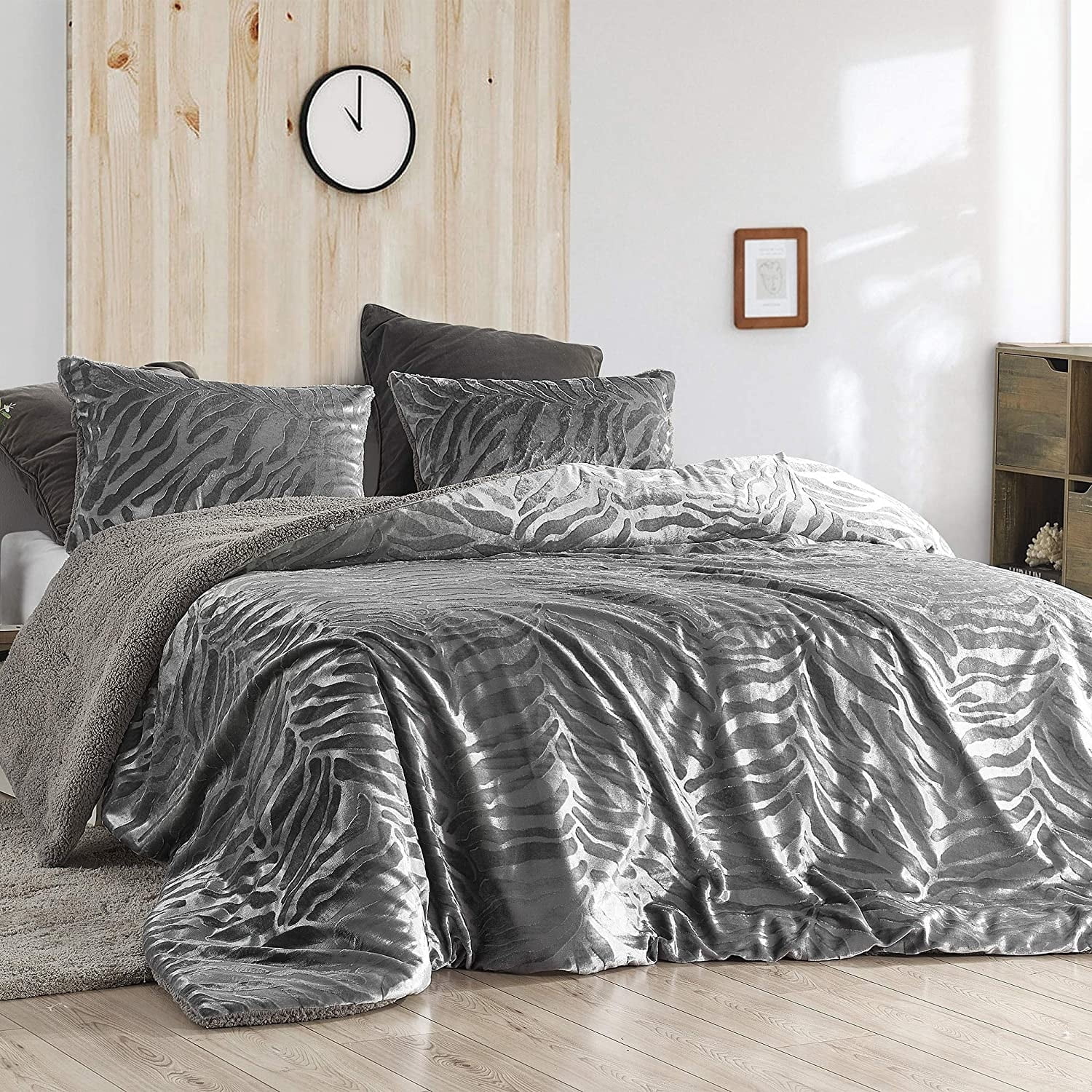 Coma Inducer Primal Zebra - ® Oversized Comforter Set - Silver Black ...