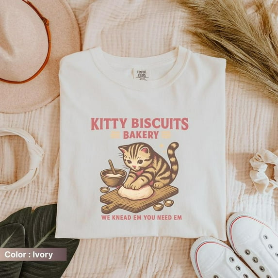 Comfort Colors® Cat Biscuit Maker Shirt, Funny Cat Kneading Shirt ...