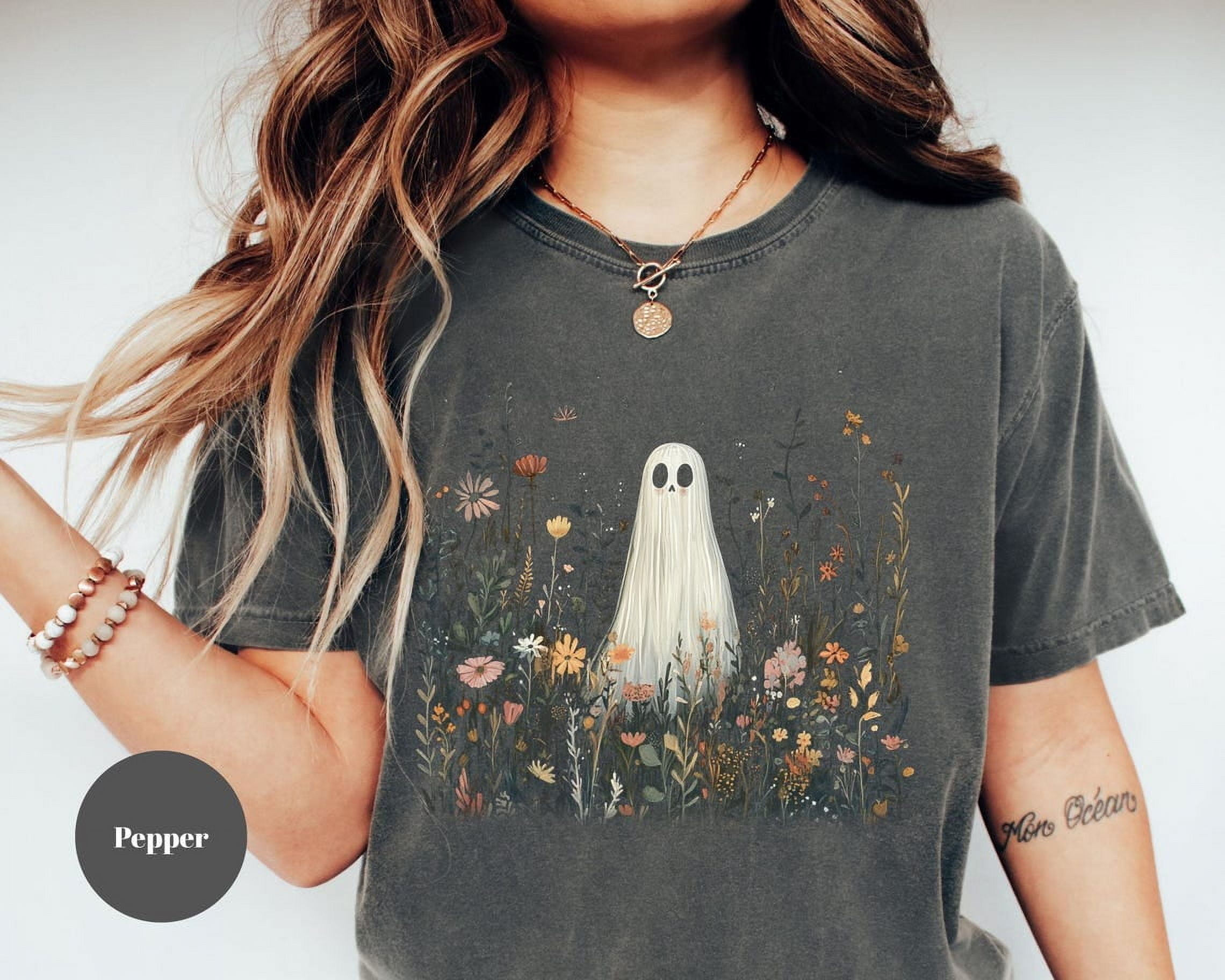 Comfort Colors® Cute Ghost in Wildflowers Shirt Spooky Fall Aesthetic ...