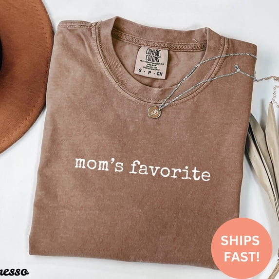 Comfort Colors Mom's Favorite Sibling Rivalry Funny Tee, Adult Humor ...