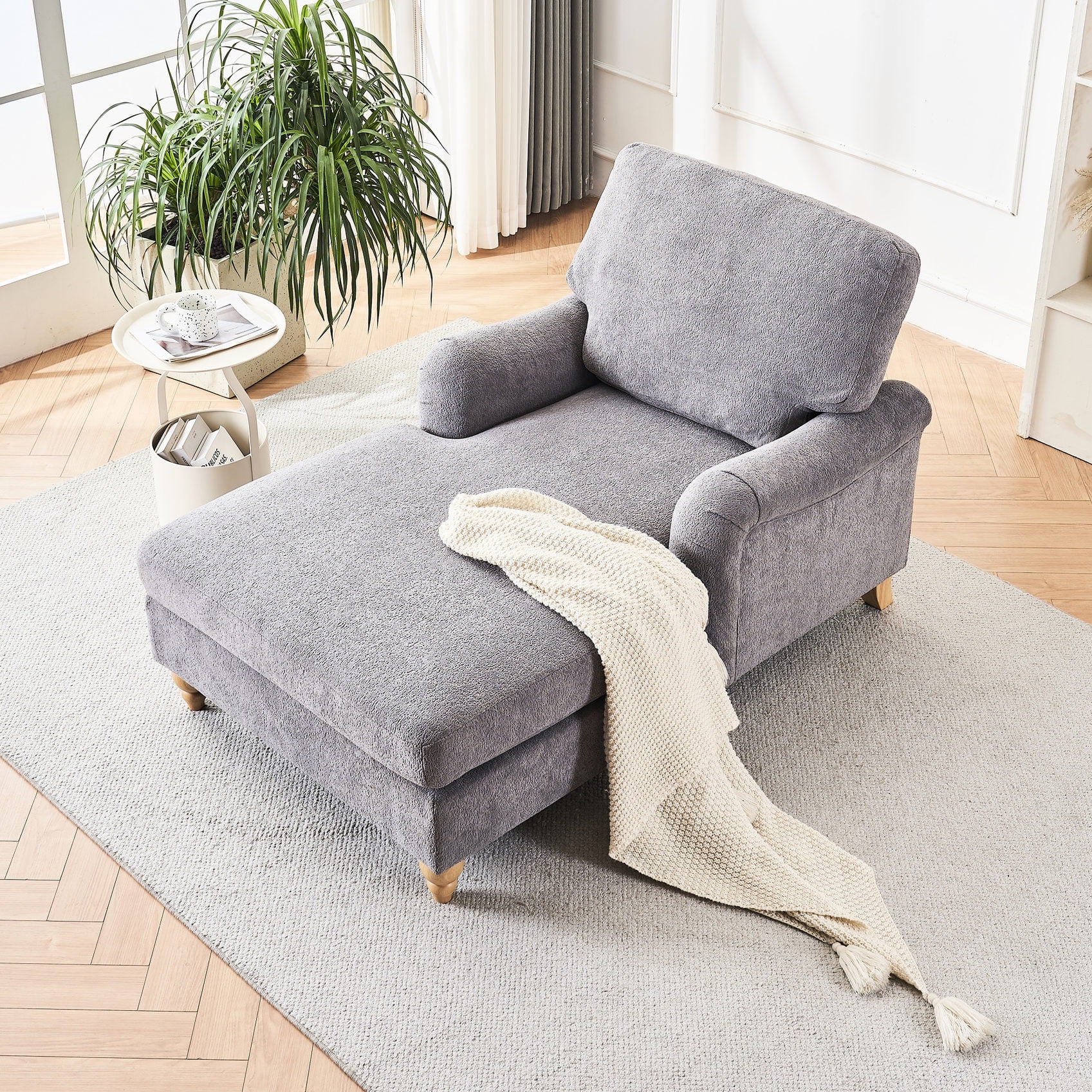 Comfortable Chaise with Backrest / Perfect for Kicking Back in Bedroom ...