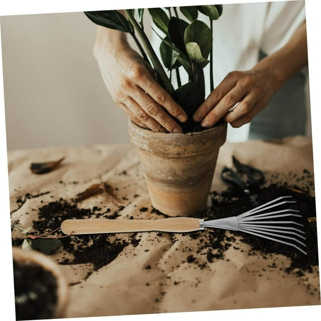 Compact Portable and Durable Nine-Tooth Rake - The Age of The Versatile ...