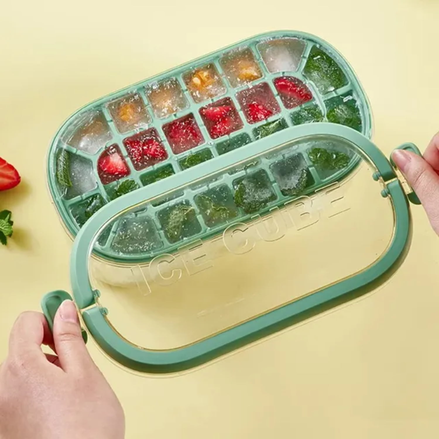 Convenient and versatile BPA-free Ice Cube Set with Easy Release Lid ...