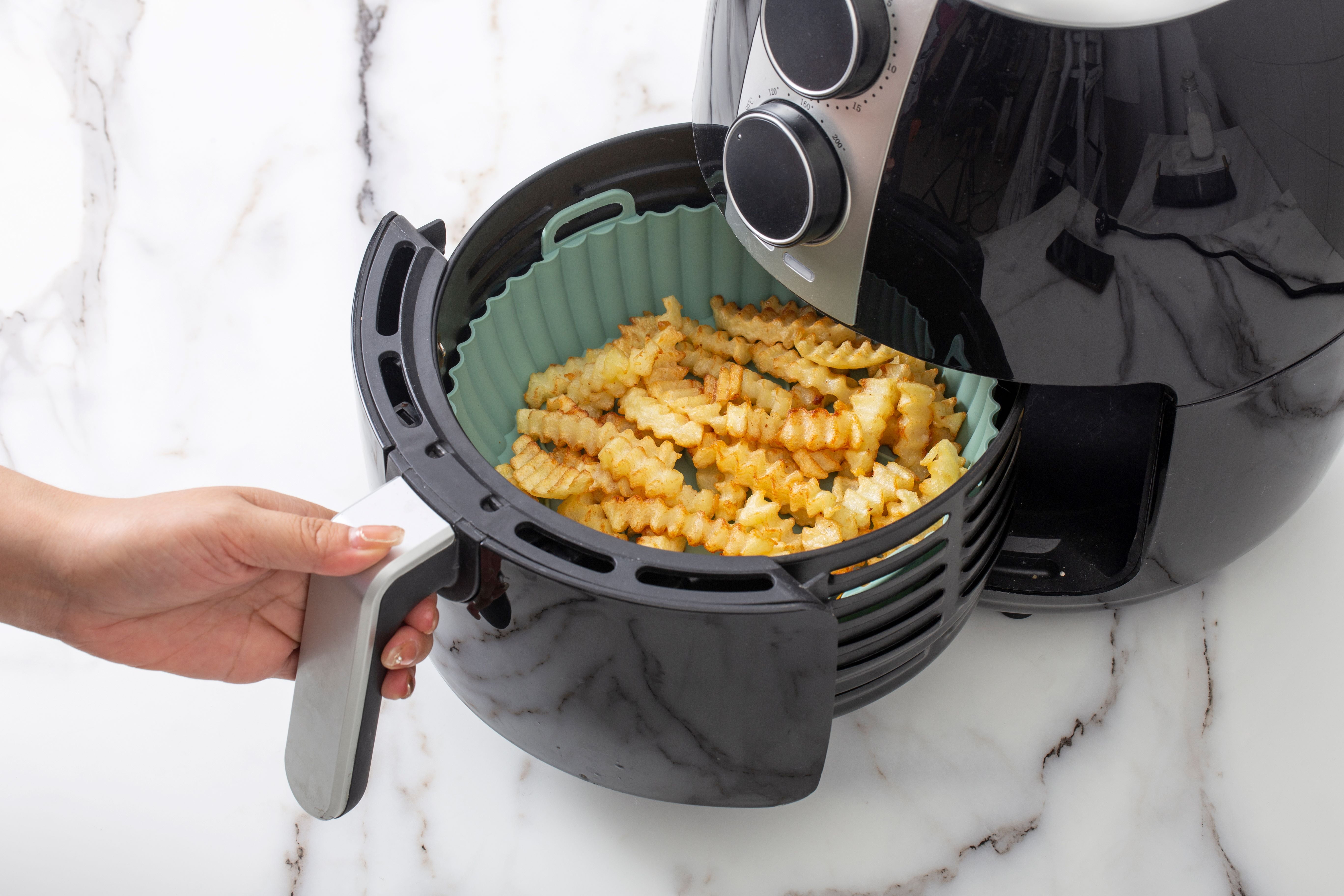 Cook with Color Green Silicone Reusable Air Fryer Liner, 7” diameter 2 ...