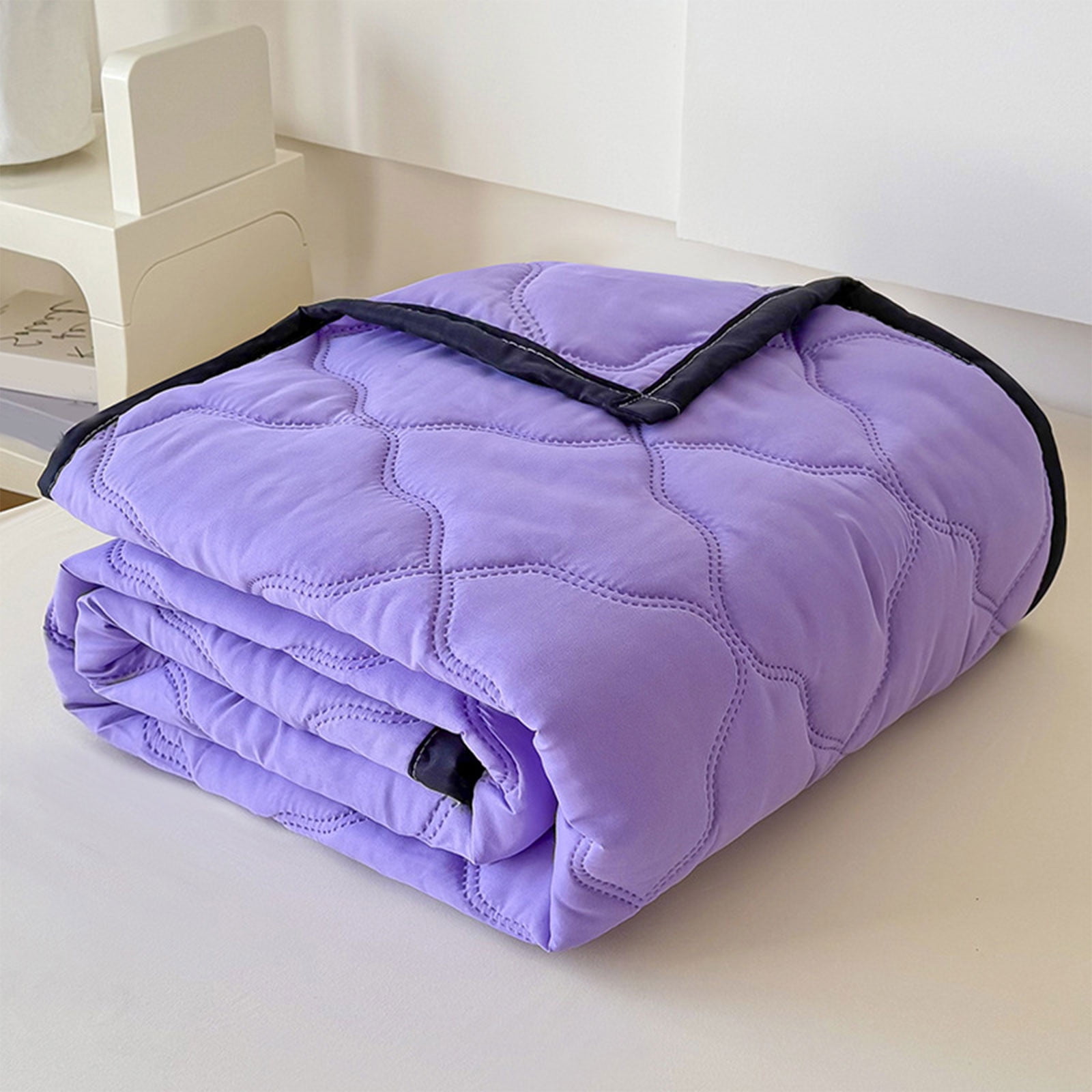 Cool Summer Quilt, Ice Silk Material, Thin Lightweight Design, Washable ...